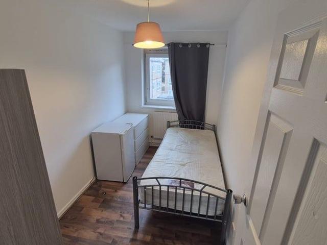Patrick Connolly Gardens, London E3, Room to rent, £680 pcm | PrimeLocation