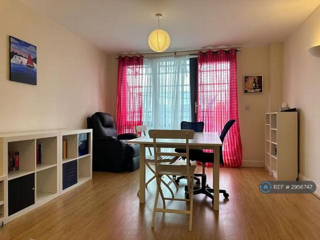 Patrick Court, London, SE1 2 bed flat to rent £2,750 pcm £635 pw