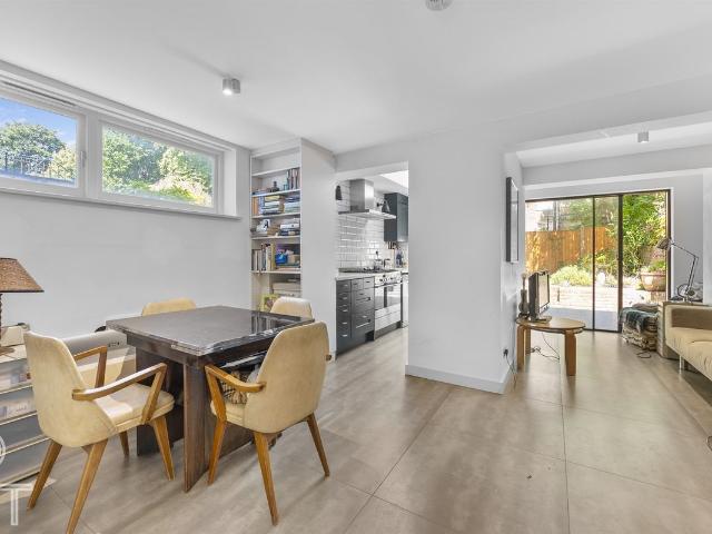 Patshull Road NW5, 2 bed flat to rent, £2,900 pcm | PrimeLocation