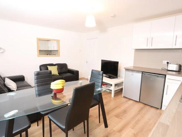 Paul Street – Room 2
