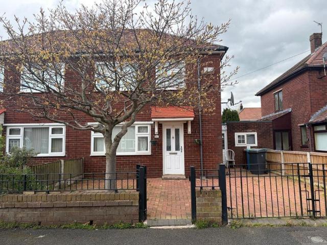 Paulden Drive, Failsworth, Manchester 3 bed semi detached house to rent £1,395 pcm £322 pw