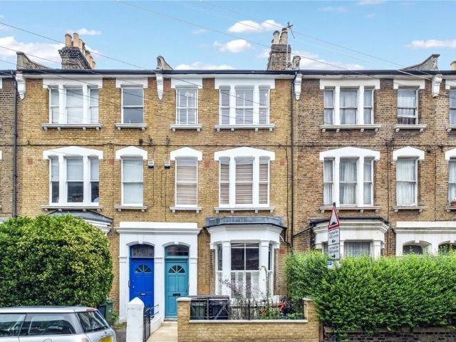 Paulet Road, London SE5 2 bed flat to rent £2,750 pcm £635 pw