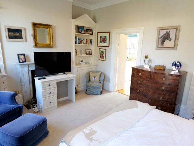 Paultons Square, Chelsea, London, SW3 5 bed townhouse to rent £16,500 pcm £3,808 pw
