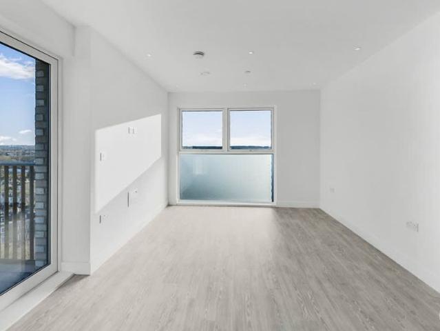 Pavana Square Brentford TW8