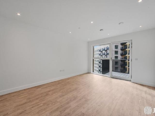 Pavana Square Brentford TW8