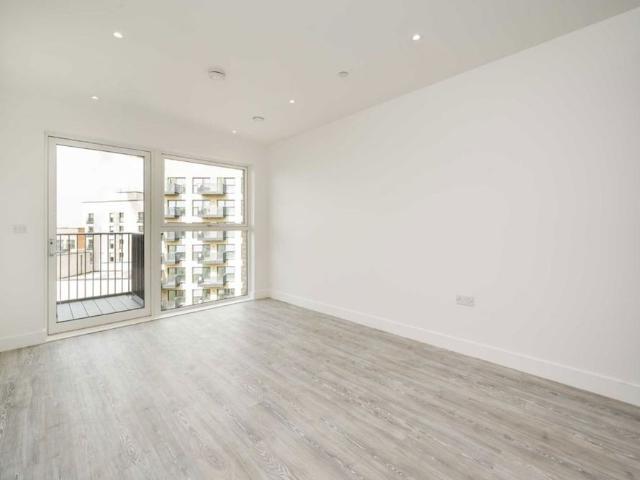 Pavana Square, TW8, London