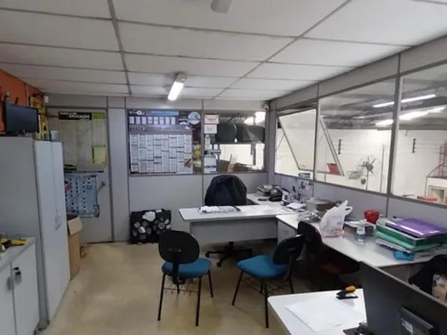 Pavilhão comercial