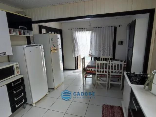 Pavilhão comercial com 300m² + dois apartamentos