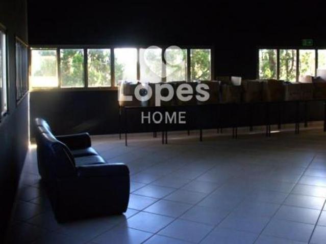 PAVILHÃO COMERCIAL EM APARAPONGAS | 2940M2 ÚTIL