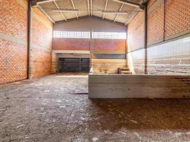 Pavilhão de 250m2 para locação no bairro Anchieta
