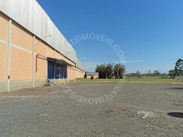 Pavilhão para locação com 4.050m² e 5 Docas para carga e descarga I RS 118 em Gravataí/ RS