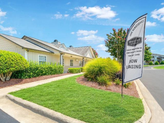 Pavilion at UC 1 Bedroom Apartment for Rent at 10425 Wheatside Drive, Charlotte, NC 28262 Harris Houston