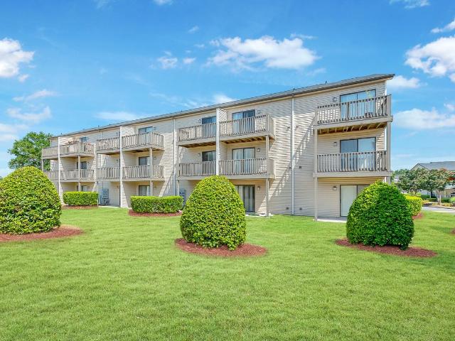 Pavilion at UC 1 Bedroom Apartment for Rent at 10425 Wheatside Drive, Charlotte, NC 28262 Harris Houston