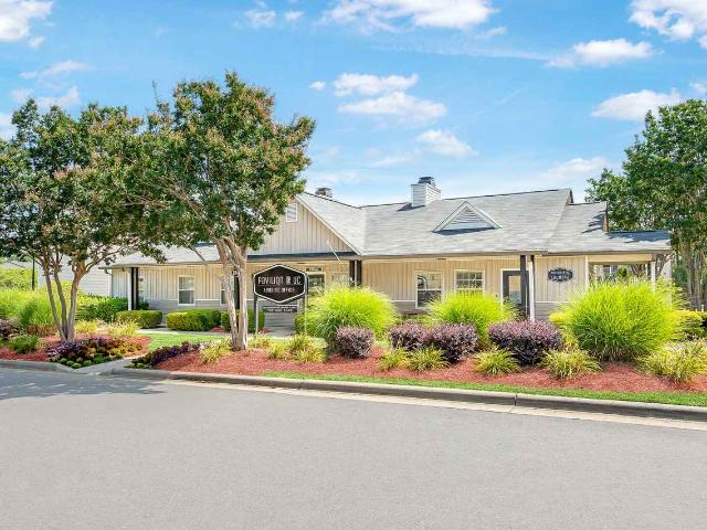 Pavilion at UC 2 Bedroom Apartment for Rent at 10425 Wheatside Drive, Charlotte, NC 28262 Harris Houston