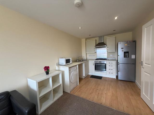 Pavilion Close, Leicester LE2, 2 bed flat to rent, £1,050 pcm | PrimeLocation