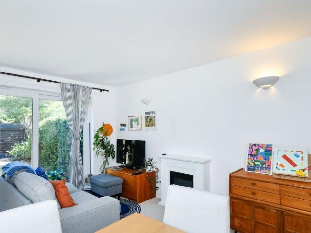 Pavilion Close, Nottingham, NG2