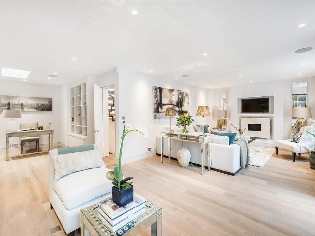 Pavilion Road, Knightsbridge, London SW1X, 4 bed terraced house to rent, £18,417 pcm | PrimeLocation