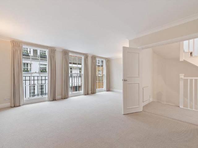 Pavilion Road, London SW1X 2 bed terraced house to rent £6,067 pcm £1,400 pw