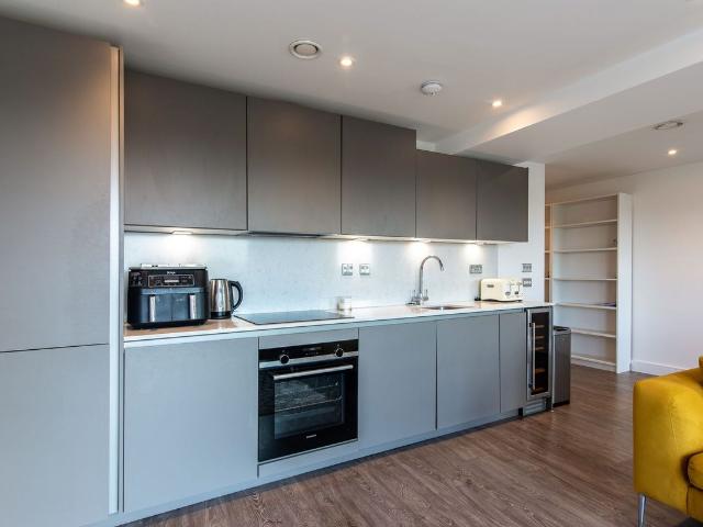 Pavilion Road, West Bridgford NG2, 1 bed flat to rent, £1,350 pcm | PrimeLocation