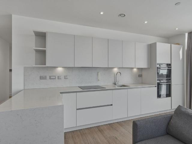 Pavilion Road, West Bridgford NG2, 2 bed flat to rent, £1,450 pcm | PrimeLocation