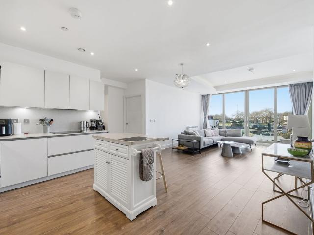 Pavilion Road, West Bridgford NG2, 3 bed flat to rent, £1,795 pcm | PrimeLocation