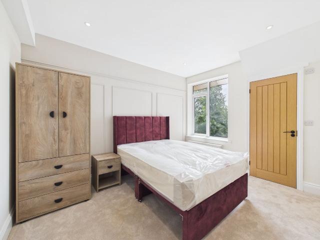 Pavilion Road, Worthing BN14, Room to rent, £850 pcm | PrimeLocation