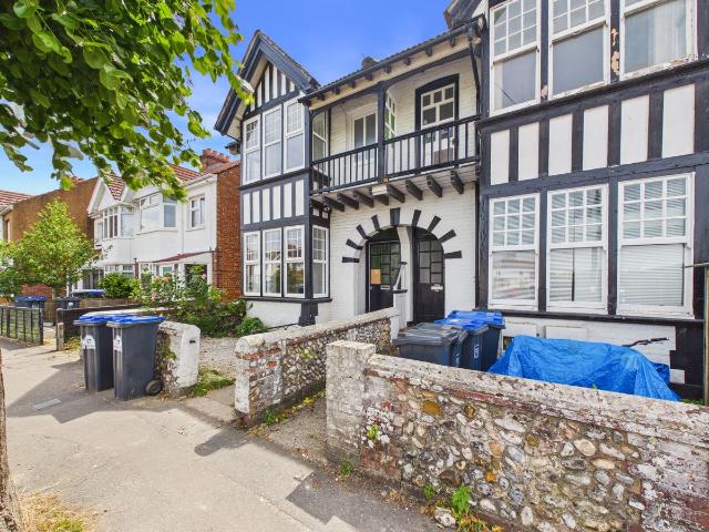 Pavilion Road, Worthing BN14, Room to rent, £800 pcm | PrimeLocation