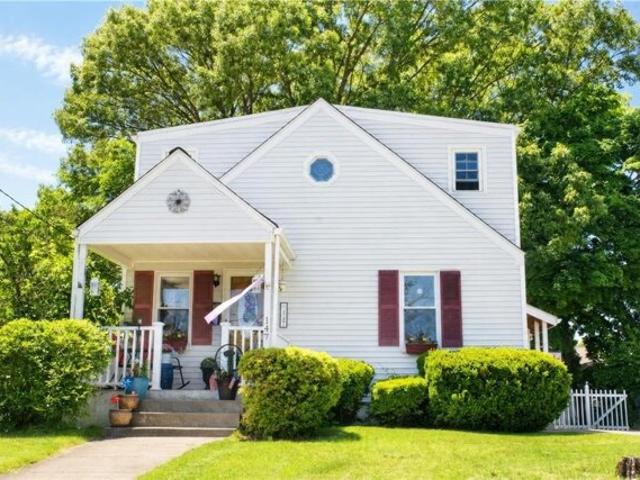 Pawtuxet Ter, West Warwick, Home For Sale