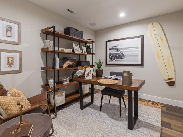 Paxton Calabasas 3 Bedroom Apartment for Rent at 4240 Las Virgenes Rd, Calabasas, CA 91302