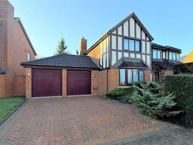 Paxton Crescent, Shenley Lodge, 5 Bedroom Detached
