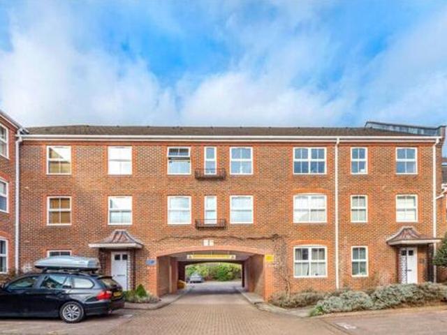 Paxton Road, London, 1 Bedroom Apartment
