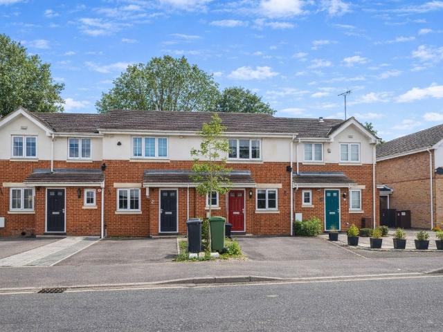 Payne Close, Barking IG11, 2 bed property to rent, £1,900 pcm | PrimeLocation
