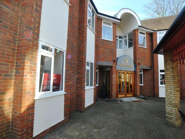 Paynes Park, Hitchin, SG5 2 bed flat to rent £1,525 pcm £352 pw