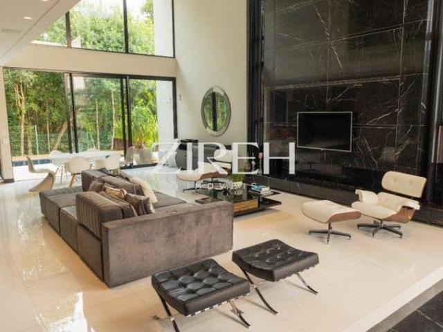 PAYSAGE EVERGREEN: CASA COM 3 SUÍTES E PISCINA