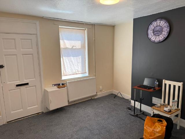PE1 5ED, Whitsed Street