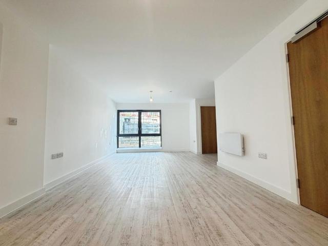 PE2 2 bed apartment to rent £1,150 pcm £265 pw