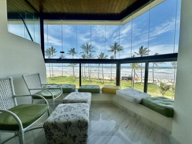 Pé na Areia com Vista Mar na Riviera – 2 Suítes Mobiliado 60m²