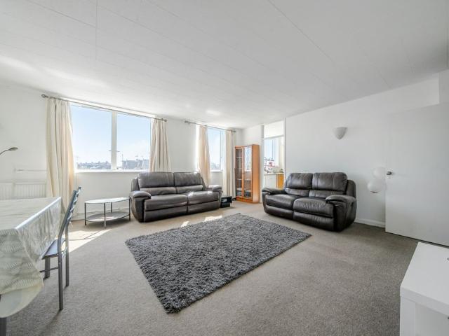 Pemberton Road, East Molesey, KT8