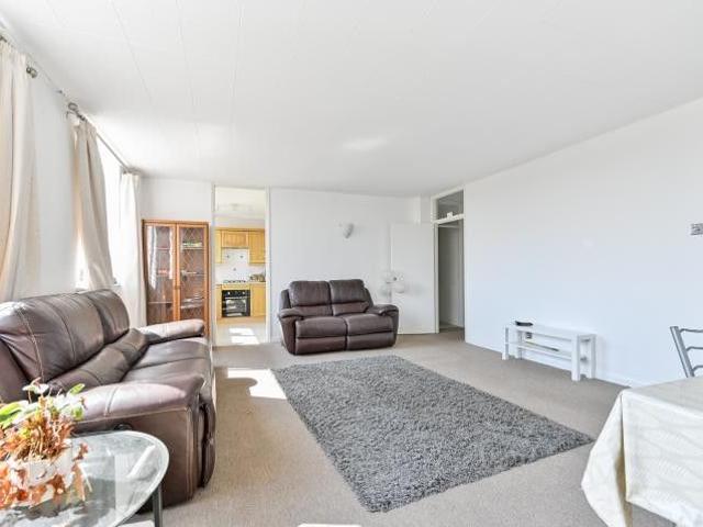 Pemberton Road, East Molesey, Surrey, KT8