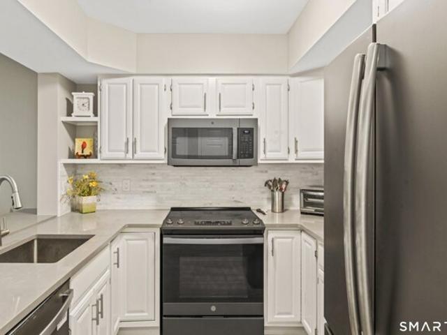 Pemberwick Rd Apt,greenwich, Condo For Sale