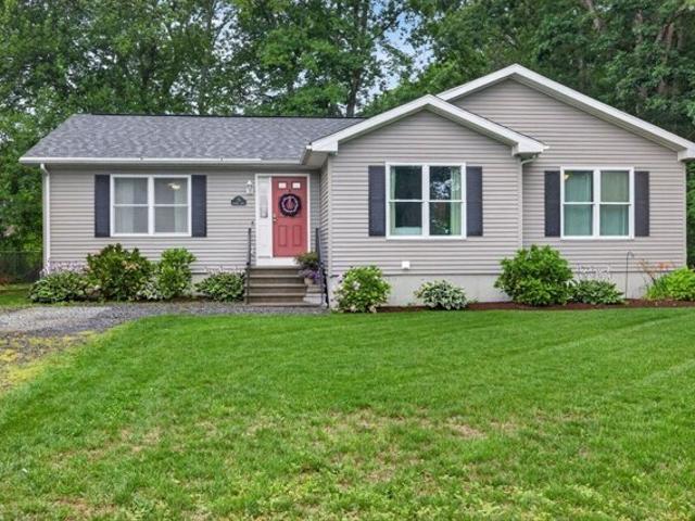 Pembroke Ave, Acushnet, Home For Sale