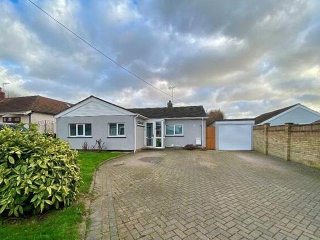 Pembroke Avenue, Corringham, 3 Bedroom Detached