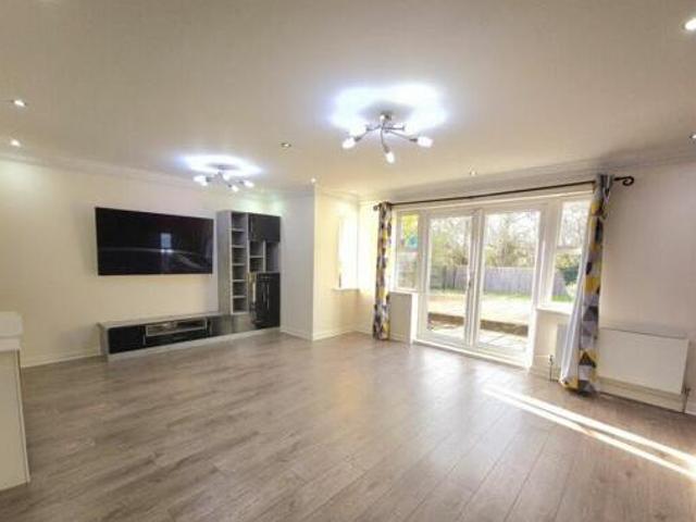 Pembroke Avenue, Pinner, 5 Bedroom Terraced