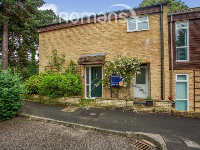 Pembroke, Bracknell, RG12 3 bed semi detached house to rent £1,900 pcm £438 pw