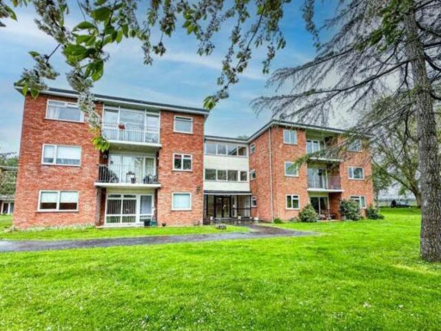 Pembroke Close, Stoneleigh Court, Taunton, 2 Bedroom Apartment