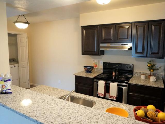 Pembroke Crossing Apartments 825 Crossing Court #103, Virginia Beach, VA 23455 2 Bedroom Apartment for Rent at 825 Crossing Ct, Virginia Beach, VA 23455 Northwest Virginia Beach