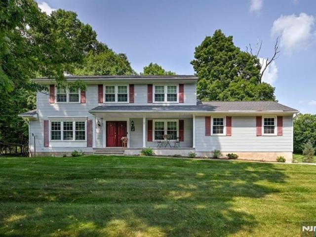 Pembroke Ct, Jefferson Township, Home For Sale