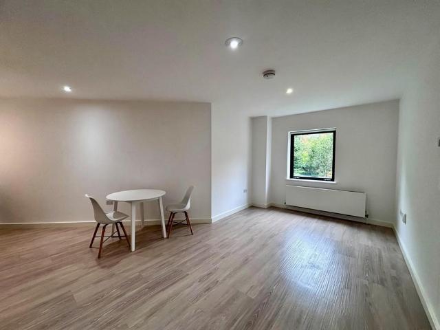 Pembroke House, Exeter EX1 1 bed apartment to rent £1,310 pcm £302 pw