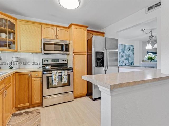 Pembroke Pines, FL 33024