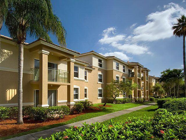 Pembroke Pines Landings Apartments 3 Bedroom Apartment for Rent at 10101 Sw 14th St, Pembroke Pines, FL 33025 Lakeside South